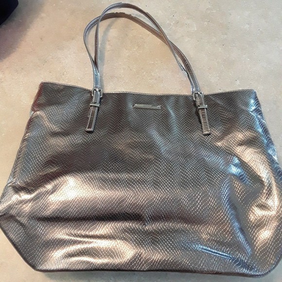 Nine West | Bags | Nine West Handbag Tote Large Size Bag Metallic Gold ...